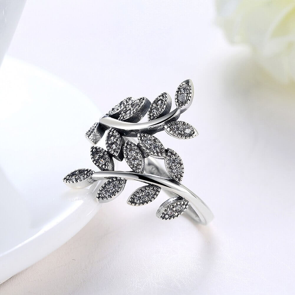 Vintage Leaf Ring in Sterling Silver | Philophrosyne